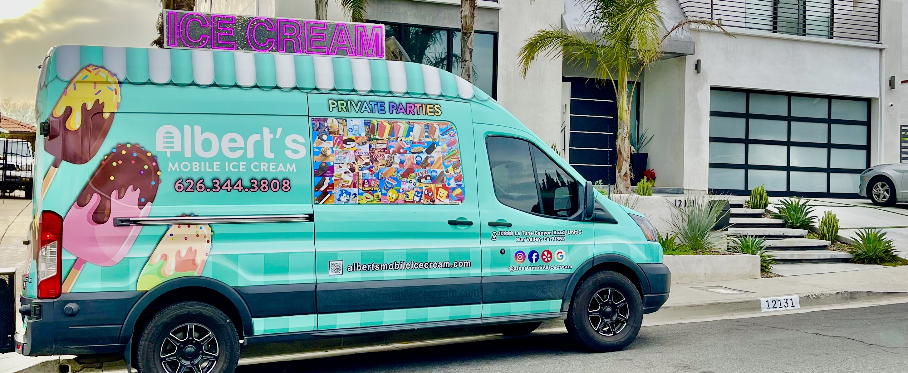 Albert's Mobile Ice Cream | Sun Valley [ Book now ]